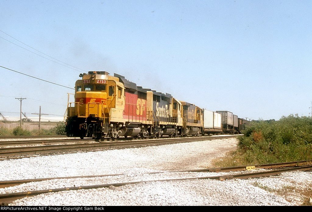 ATSF 2753 on the IHB